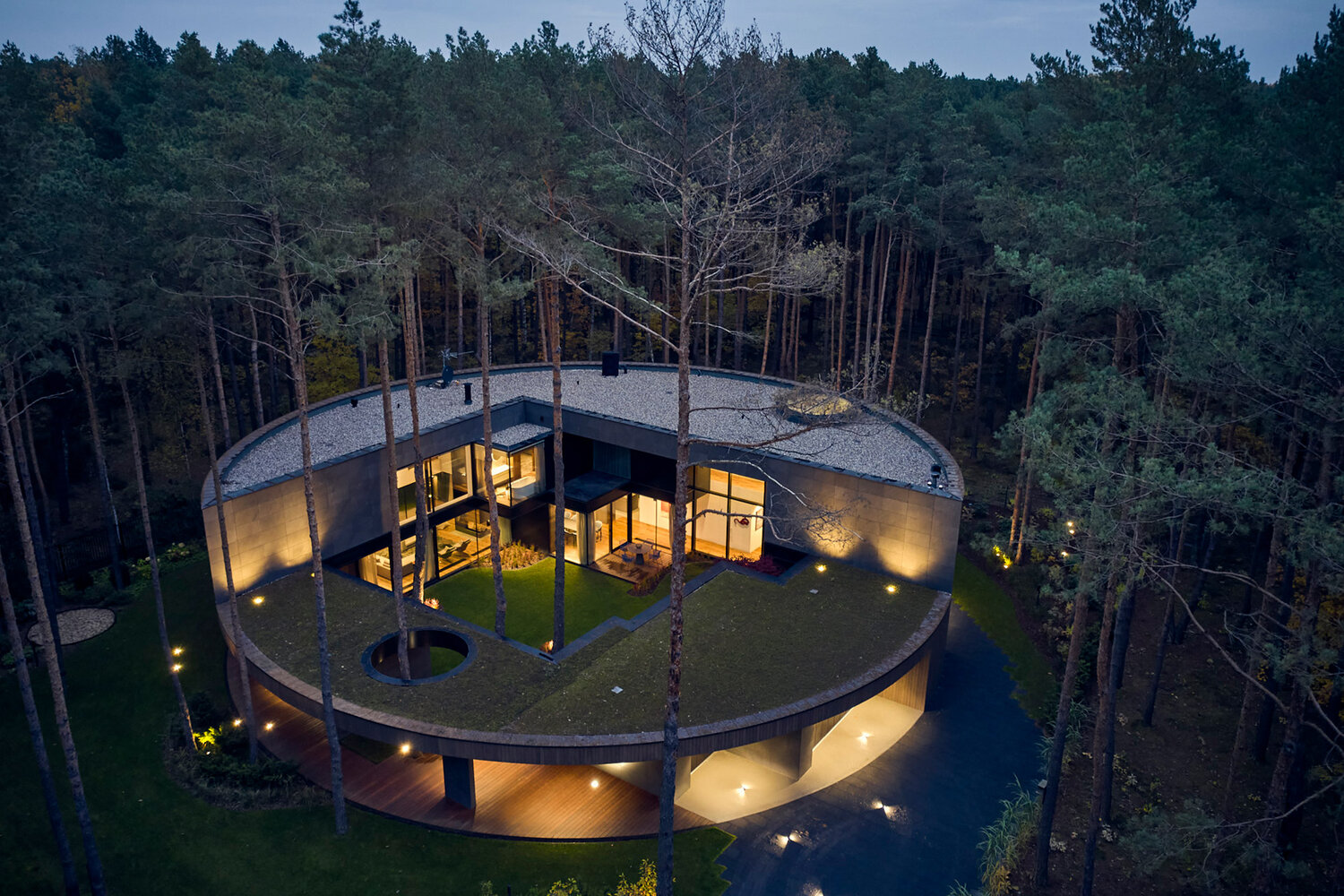 CIRCLE WOOD HOUSE - Ozzie Small