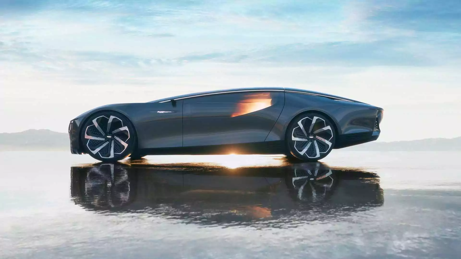 SLEEK COUPE WITH NO HELM - Ozzie Small