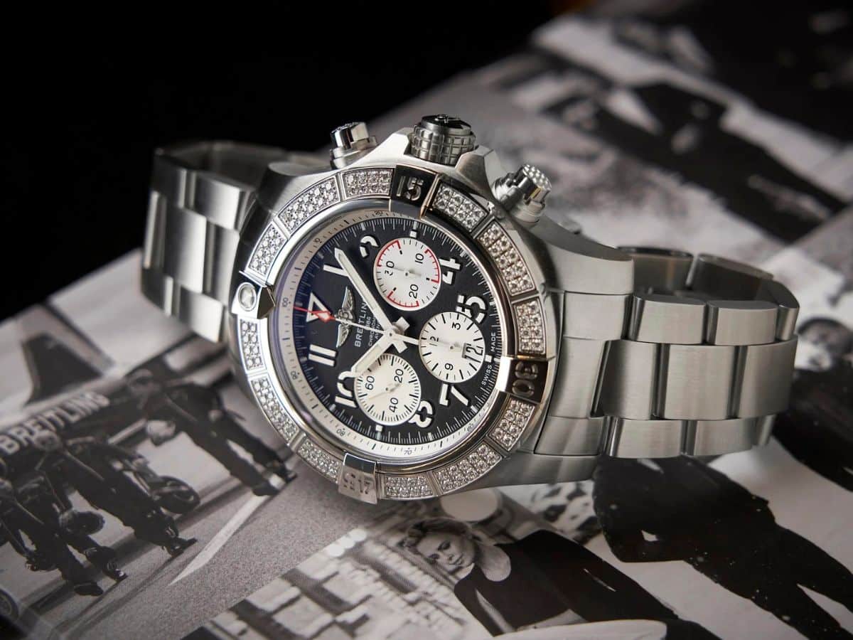 Breitling Drops 104 Diamonds into the New Avenger B01 Chronograph ...