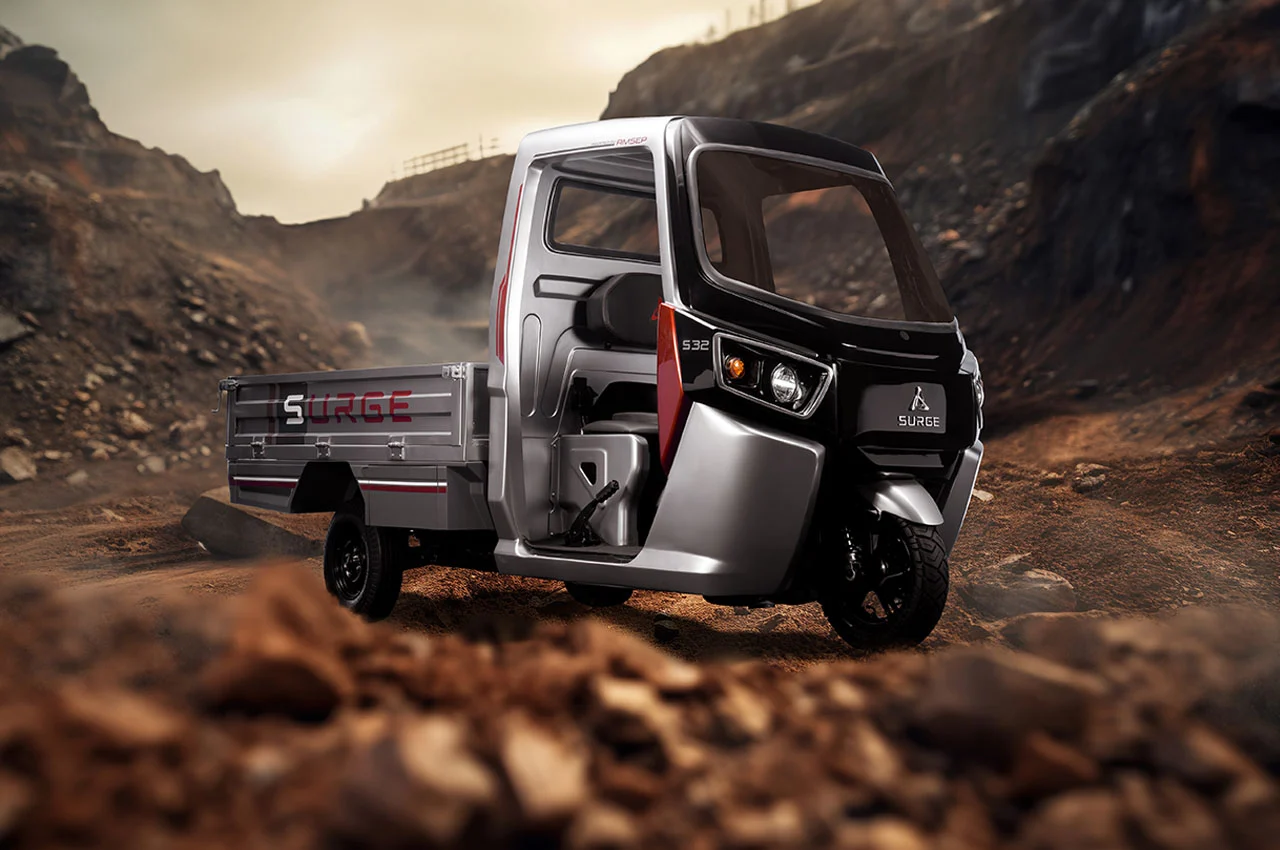 World's First Segment Adapting Vehicle - Ozzie Small